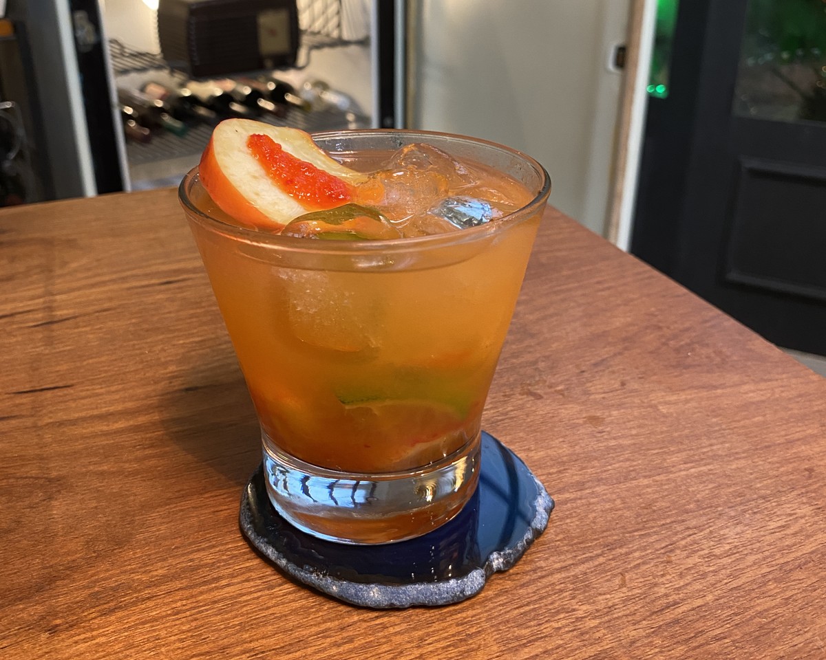 Caipi do Cleiton: caipirinha de caju, limão e geleia de pimenta | Que ...