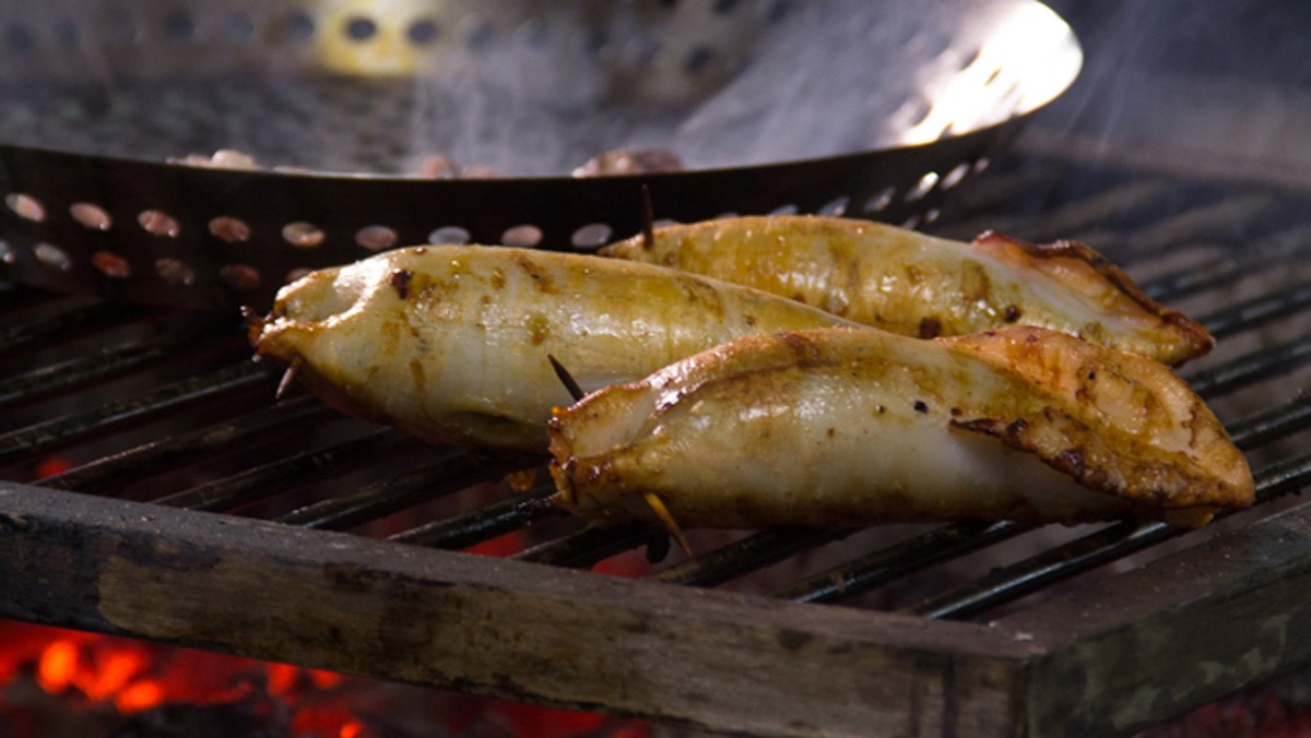 Lula recheada com rabada e cuscuz | Perto do Fogo | Receitas