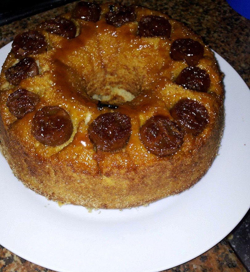 Bolo de "Bolinho de chuva" com compota de bananas | Receitas