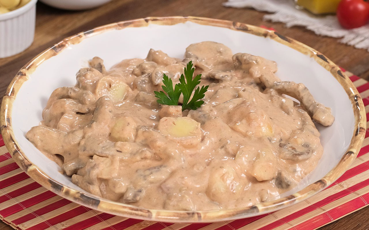 Strogonoff de carne | Receitas
