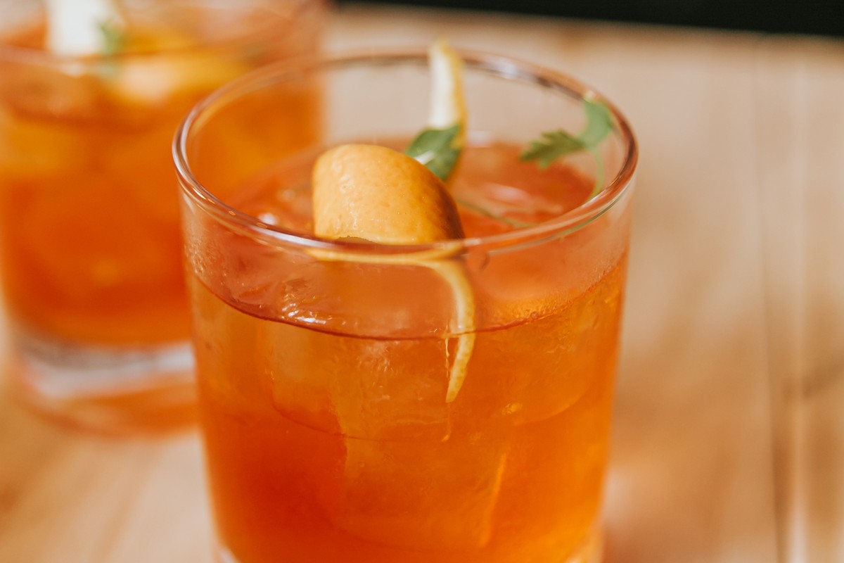 Bordo vermelho: drink com pisco, morango e xarope de maple | Drinks e ...