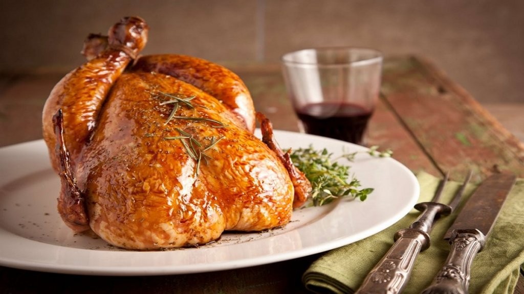 Frango Recheado com Abacaxi: Sabor Tropical Suculento - Receitas Práticas