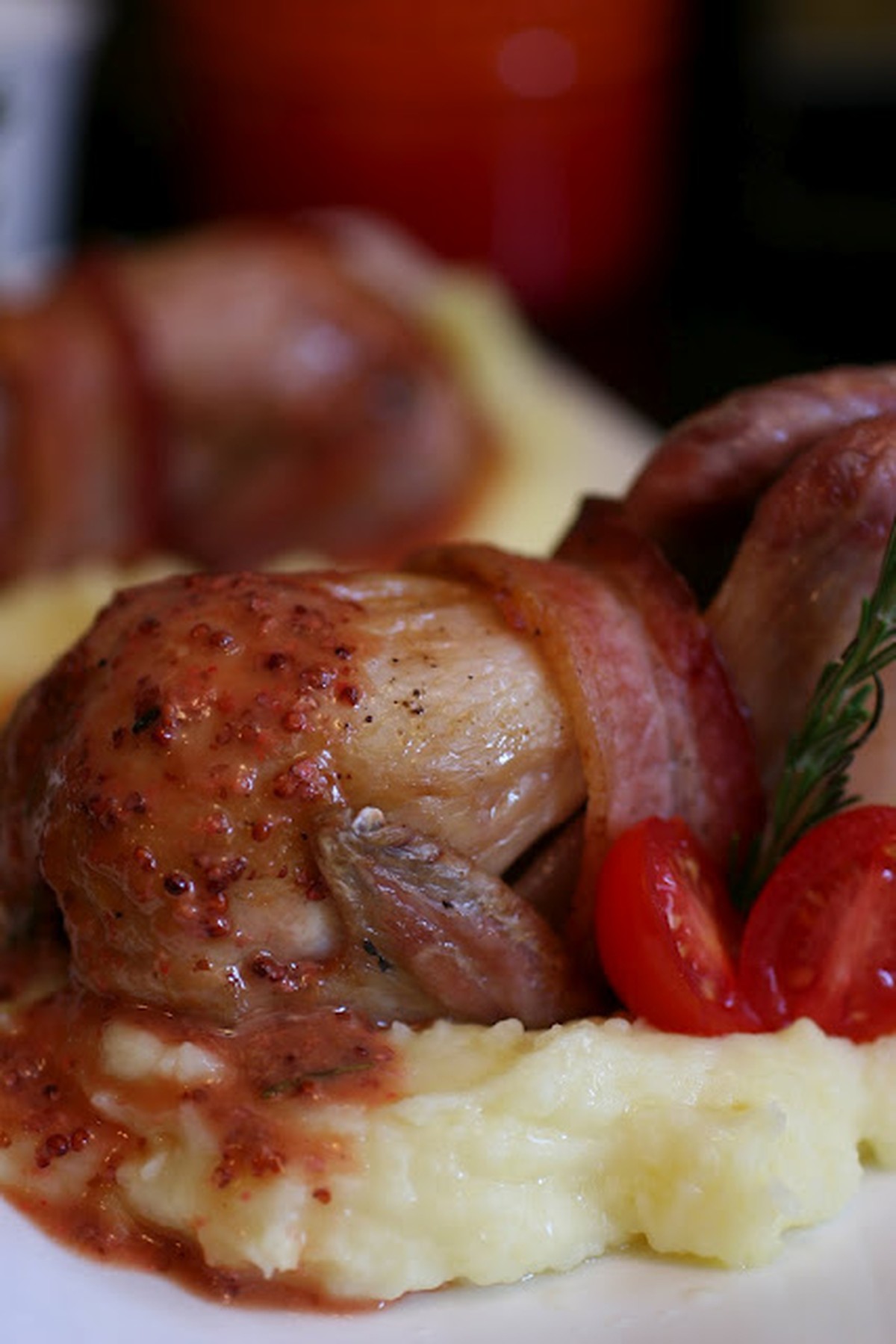 Codornas Assadas com Molho de Mostarda de Cassis e Vinho Branco ...