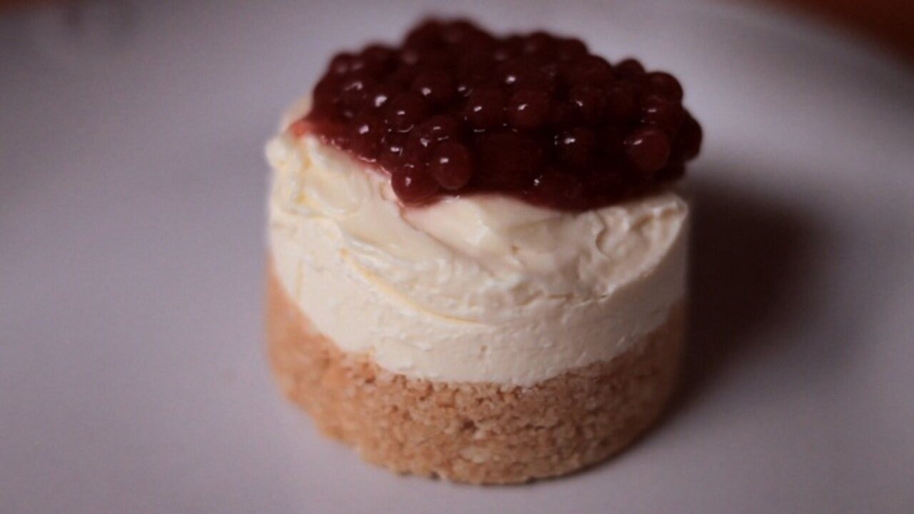 Mini cheesecake com caviar de morango | Receitas