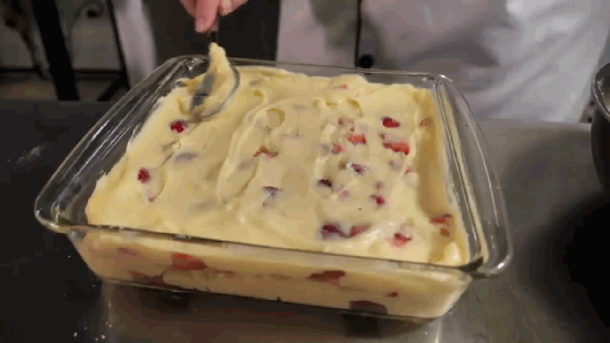 Receita de pavê de morango | Plug | Receitas