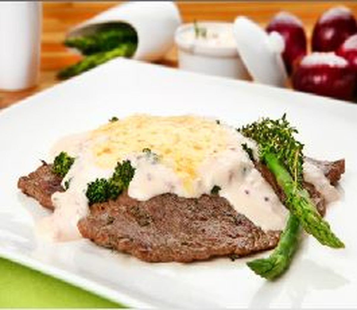 Alcatra gratinada com brócolis e mussarela | Carnes | Receitas