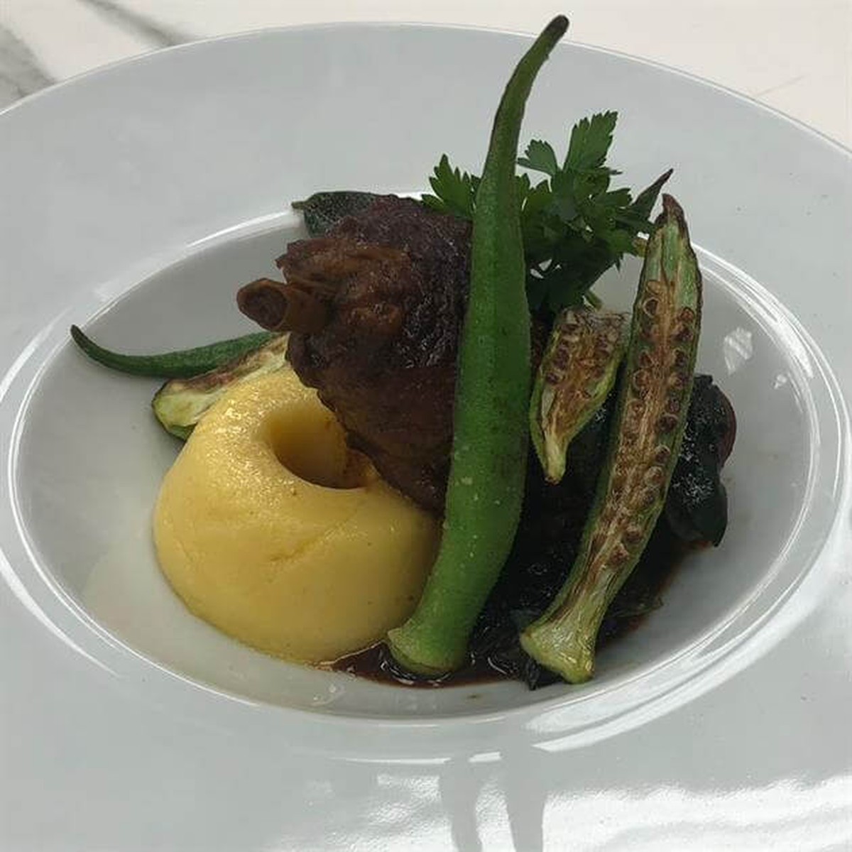 Frango à mineira com quiabo e angu | Salgados | Receitas