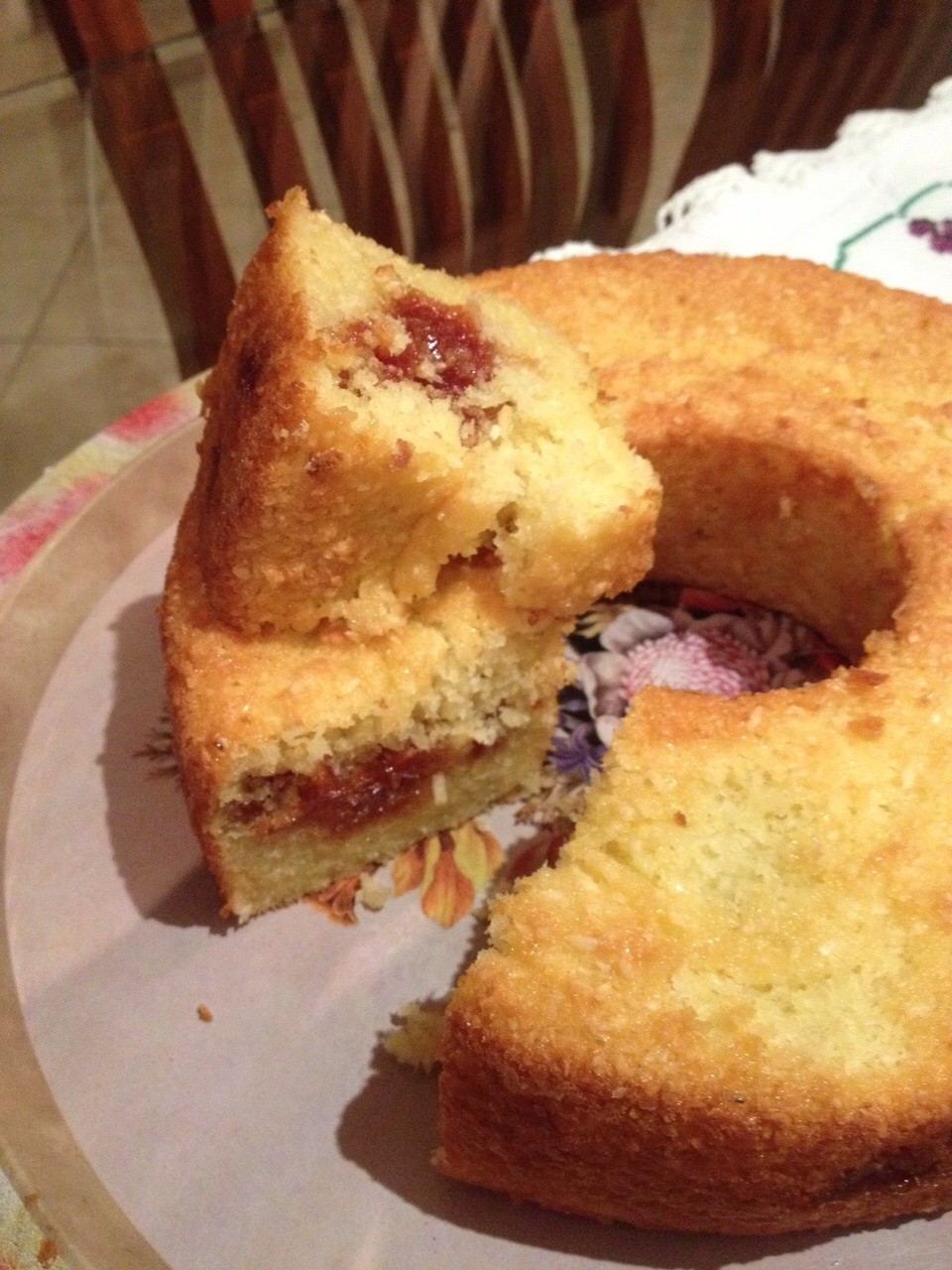 Bolo de Mandioca com Goibada | Receitas