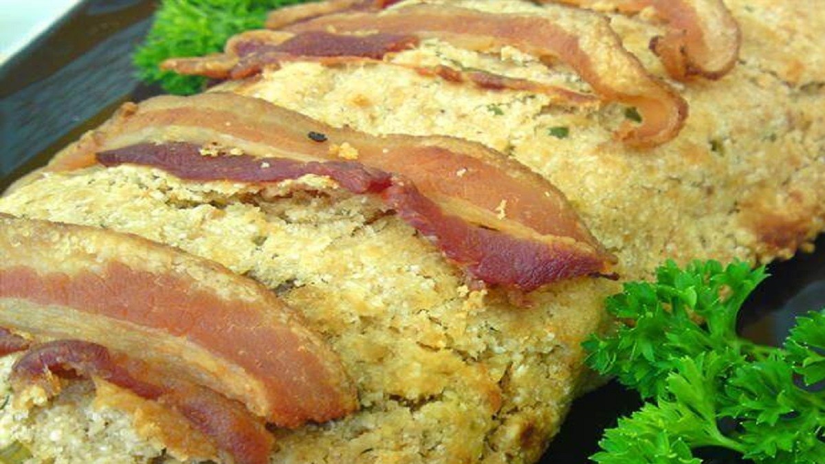 Farofa recheada com miúdos de peru e bacon | Salgados | Receitas