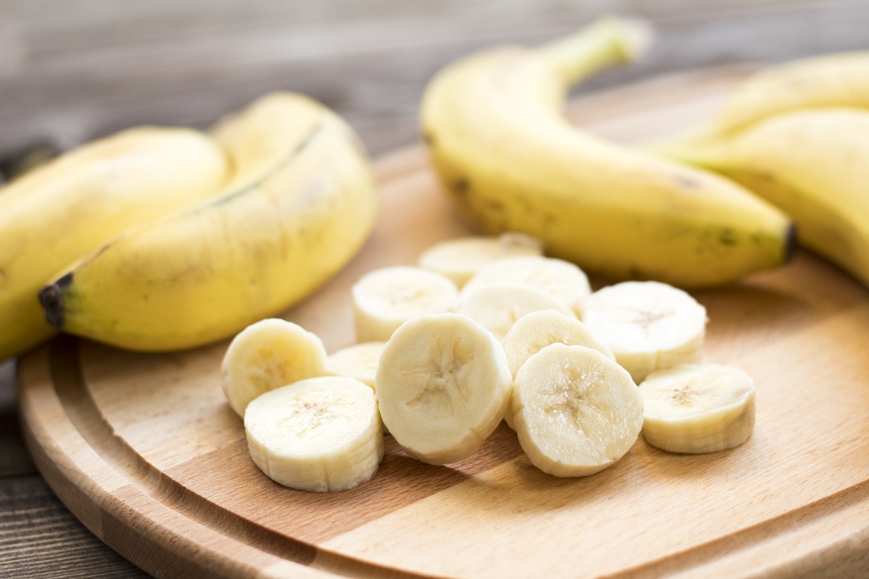 Banana: calorias, benefícios, tabela nutricional e vitaminas | Receitas
