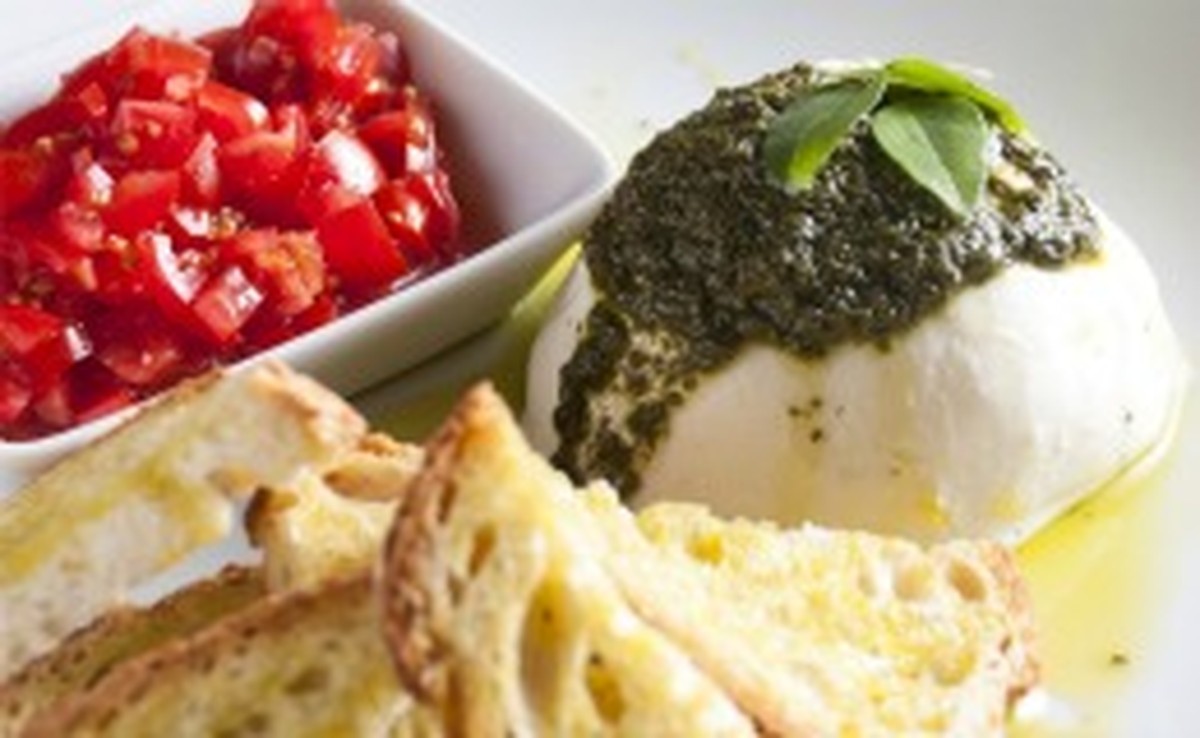 Caprese gourmet para servir com torradas | Entradas | Receitas