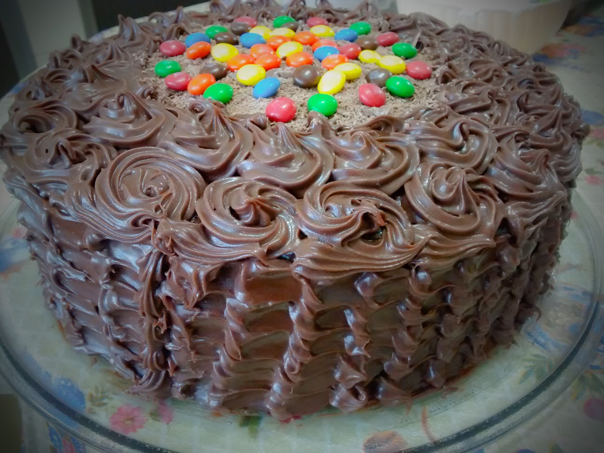 BOLO DE CHOCOLATE FOFISSIMO COM COBERTURA DE CHOCOLATE | Bolos | Receitas