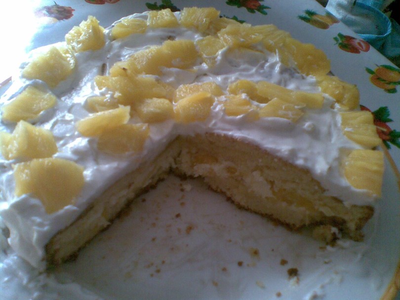 bolo de ananas(com recheio de natas batidas e ananas | Receitas