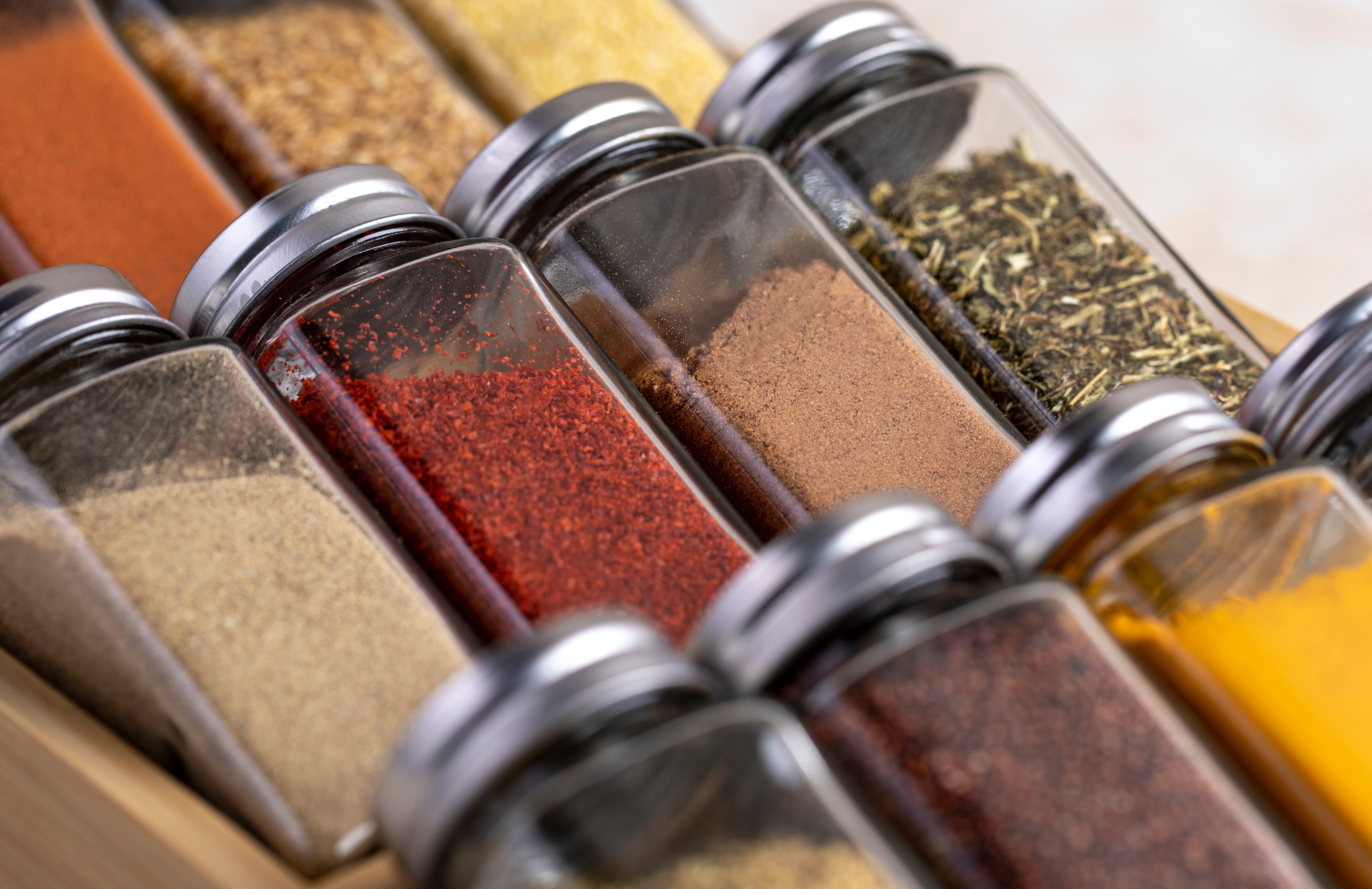 6 temperos que transformam qualquer receita e que você precisa ter em ...