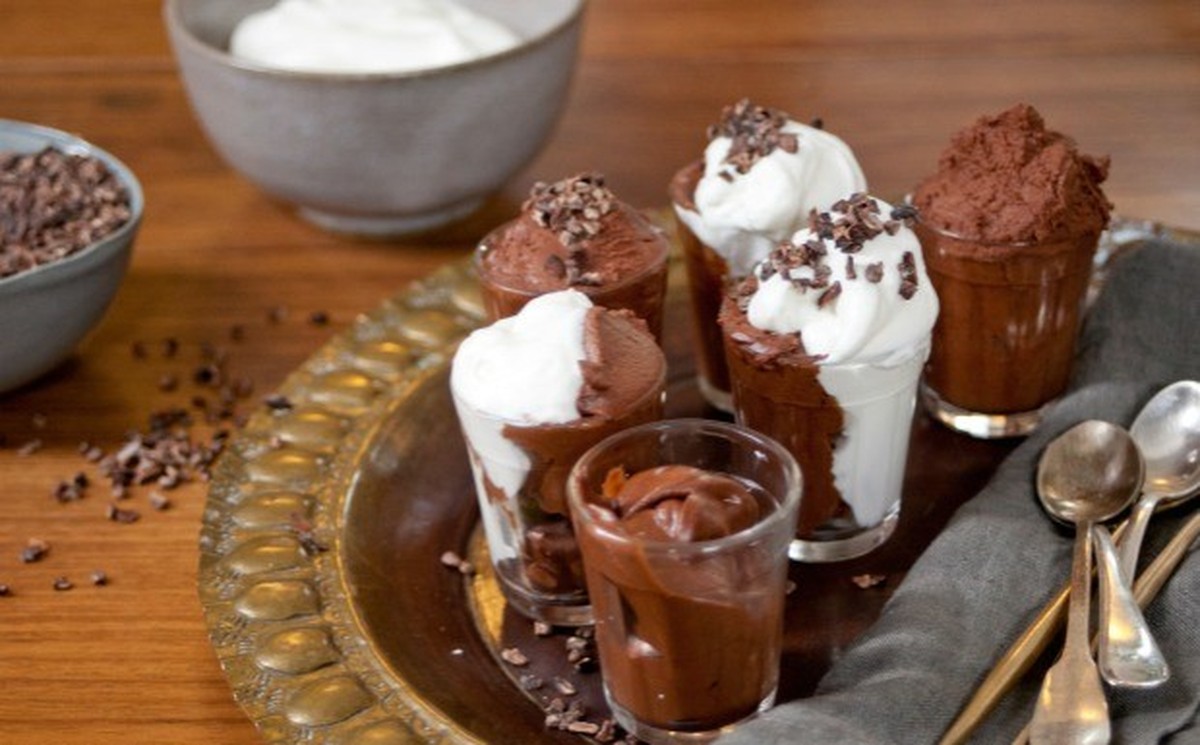 Mousse de chocolate com chantilly | Cozinha Prática | Receitas