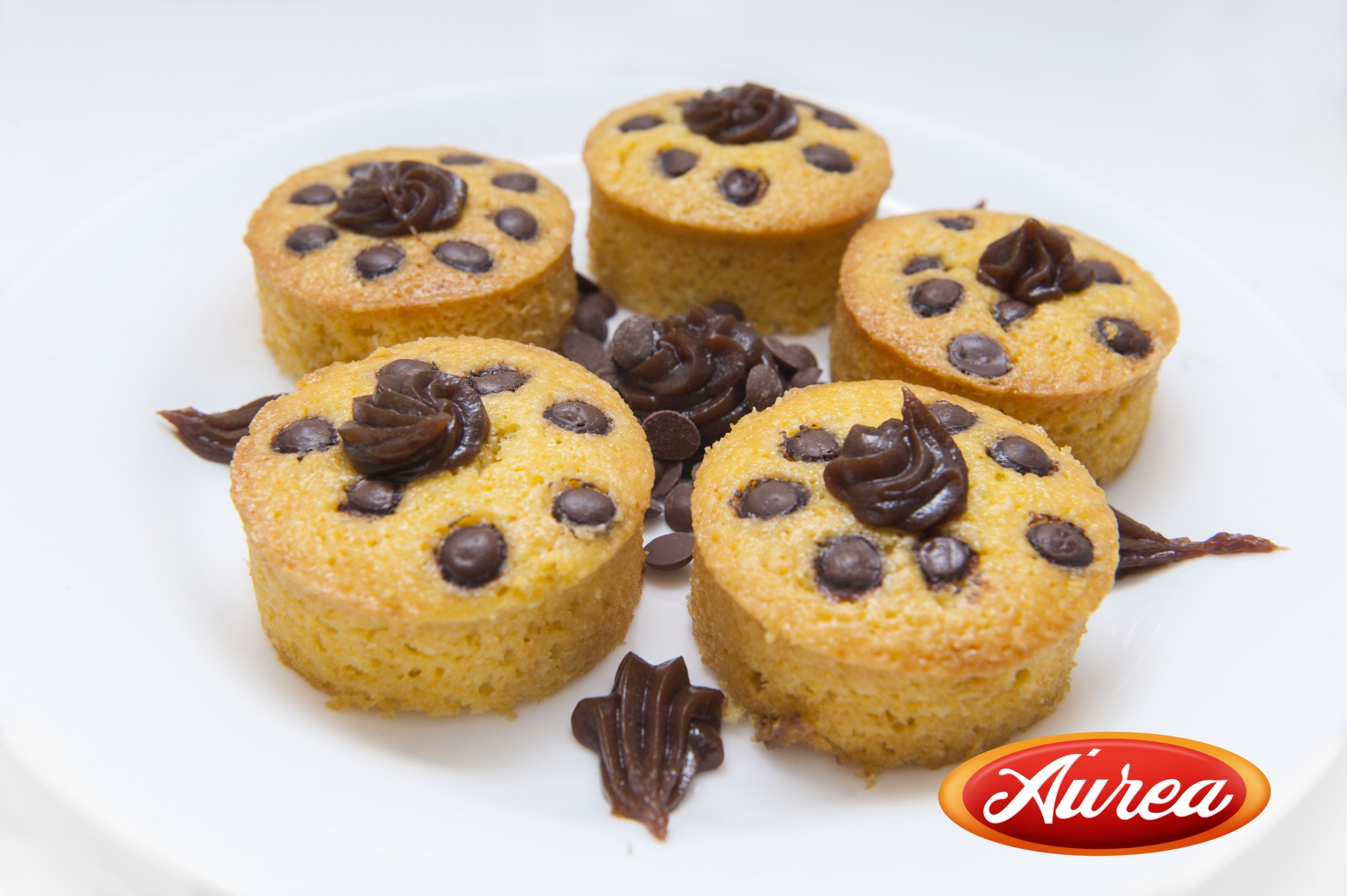 BOLINHOS DE CENOURA COM COCO E CHOCOLATE | Receitas