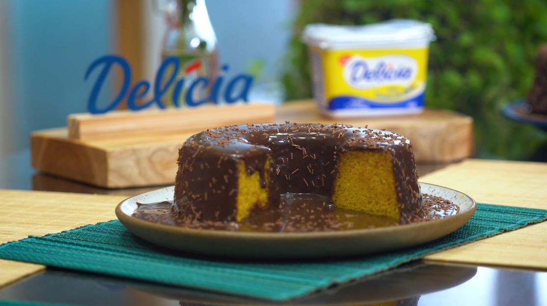 Bolo fofinho, calda cremosa: Delícia e o chef Dalton Rangel ensinam a ...
