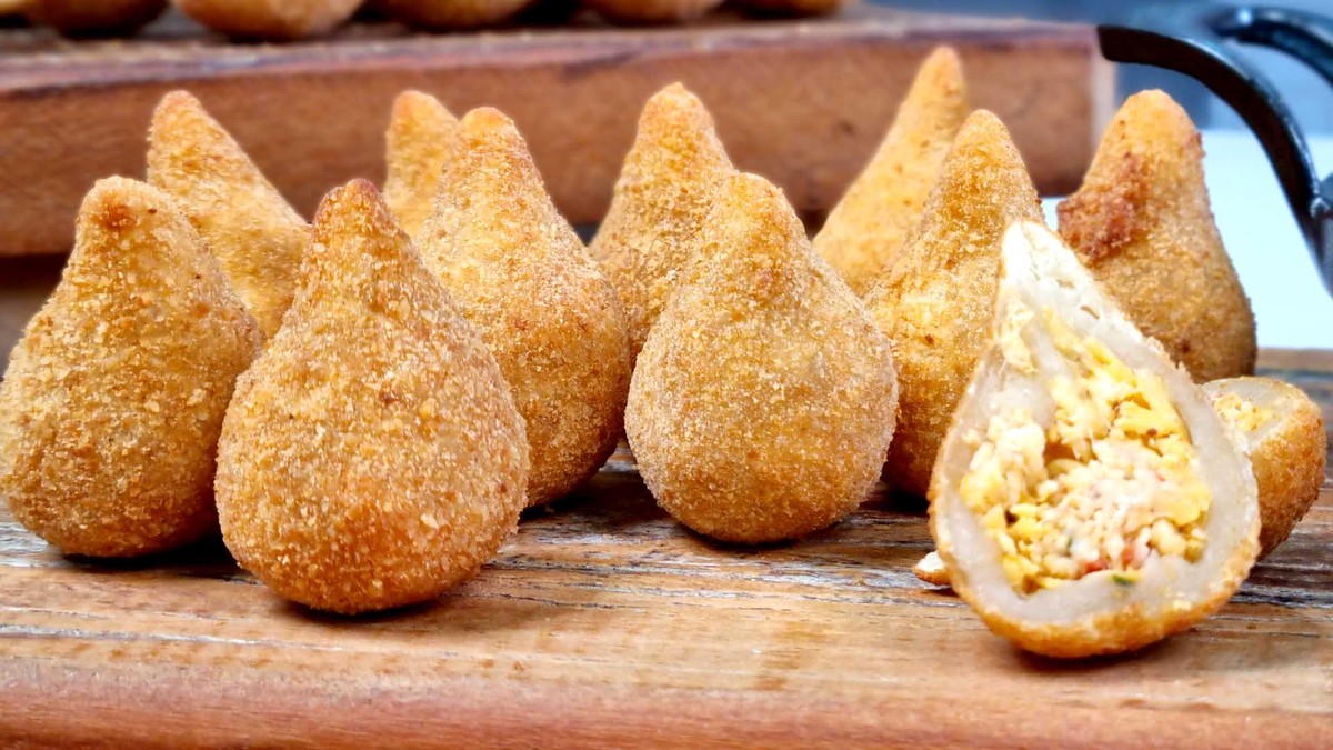 Minicoxinhas de frango | Pães e salgados | Receitas