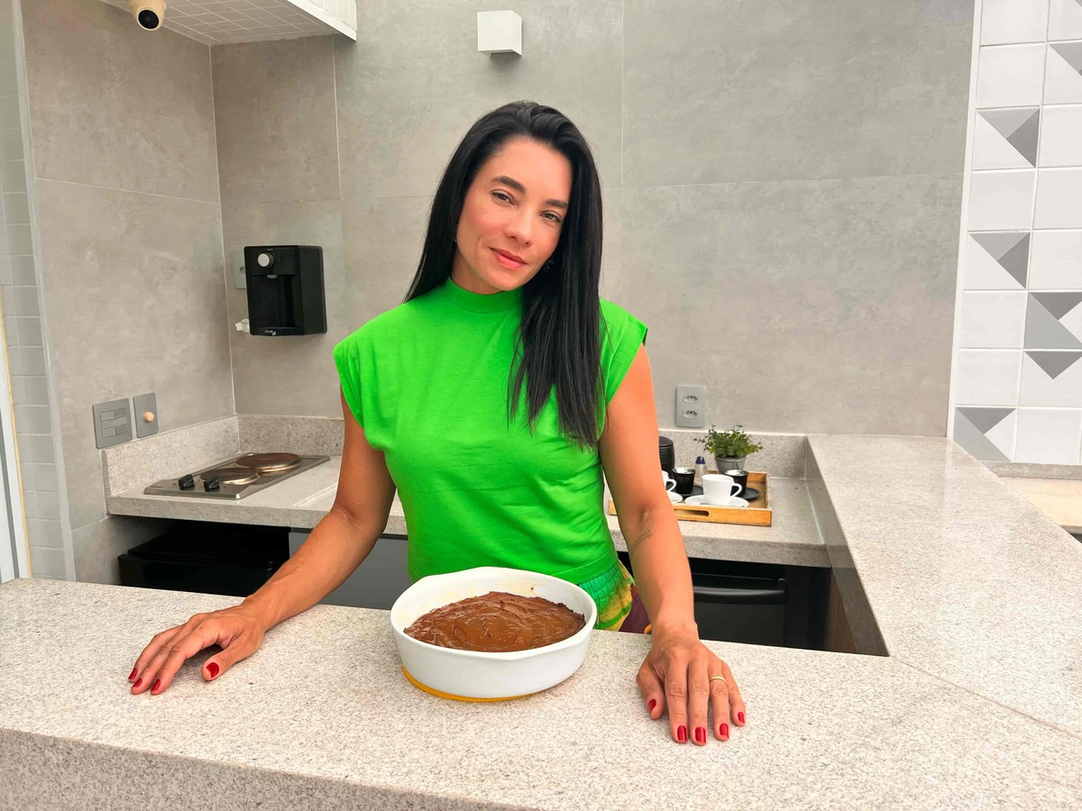 Torta de chocolate fit da Amanda Lee | Receitas dos Famosos | Receitas