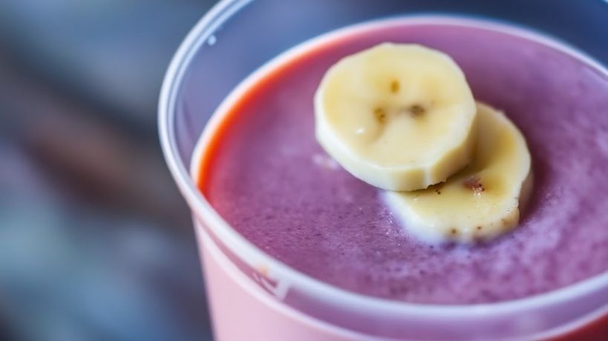 Iogurte batido com banana: receita fácil e saudável