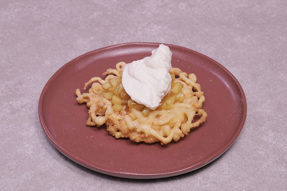 Caramel apple funnel cake | Receitas