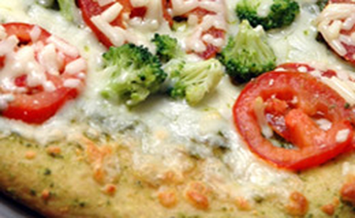 Pizza light com ricota e tomate | Light | Receitas