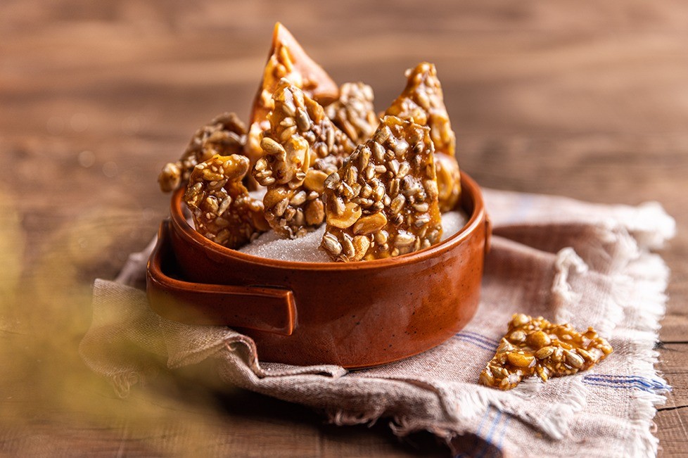 Pé de moleque com semente de coentro | Receitas