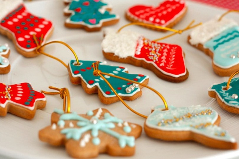 BISCOITINHOS AMANTEIGADOS DE NATAL