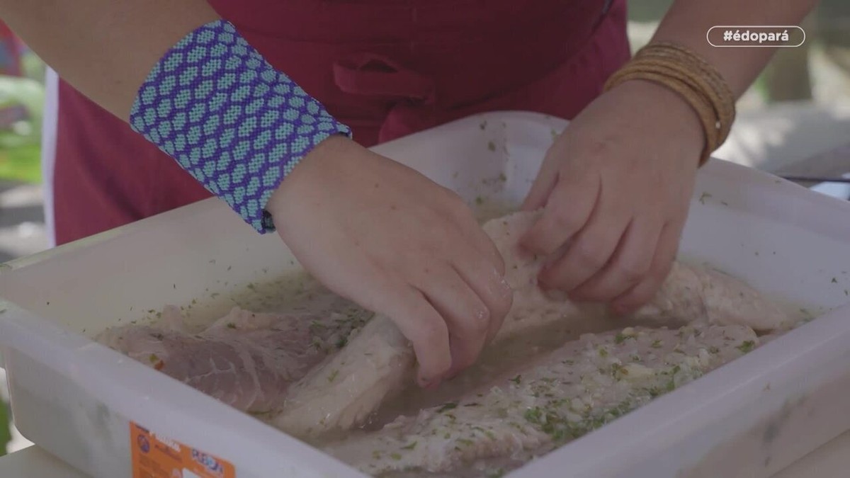 Dourada frita com purê de macaxeira, tucupi e chips de mandioca | É do ...