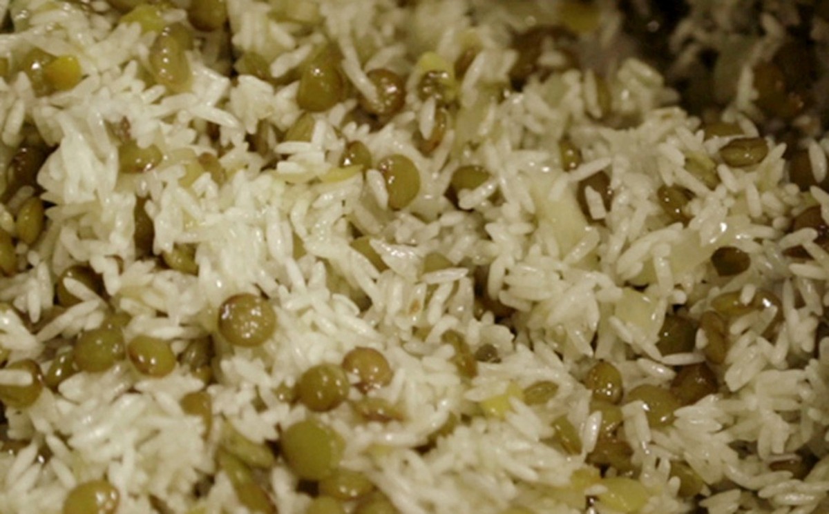 Mjadra: arroz com lentilha e cebola | Tempero de Família | Receitas
