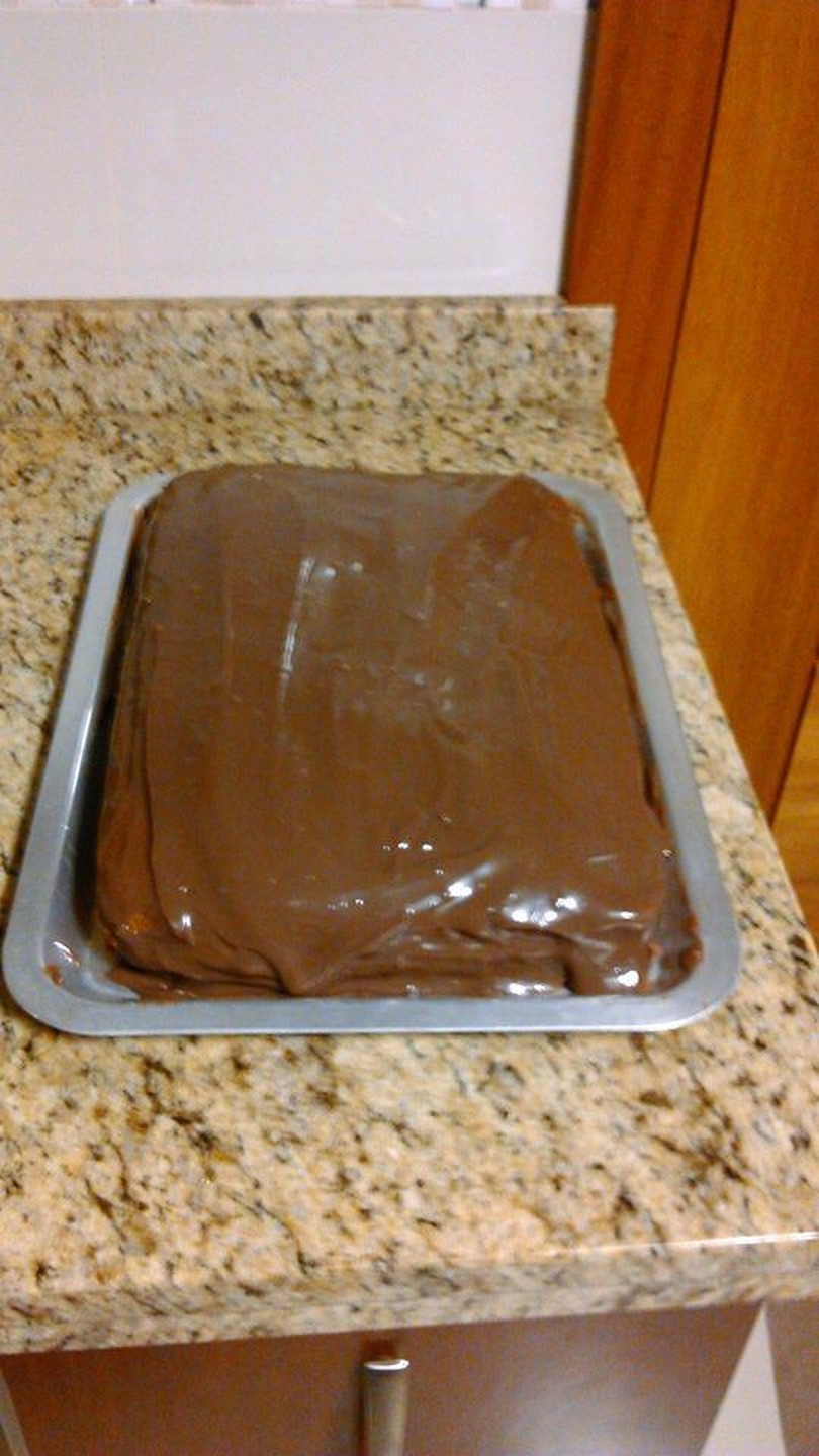 Bolo de chocolate com recheio de coco | Receitas