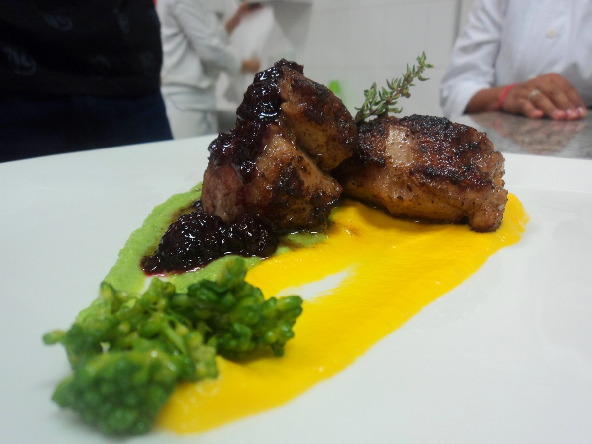 Medalhão de Vitela ao Molho de Framboesa e Amora | Carnes | Receitas