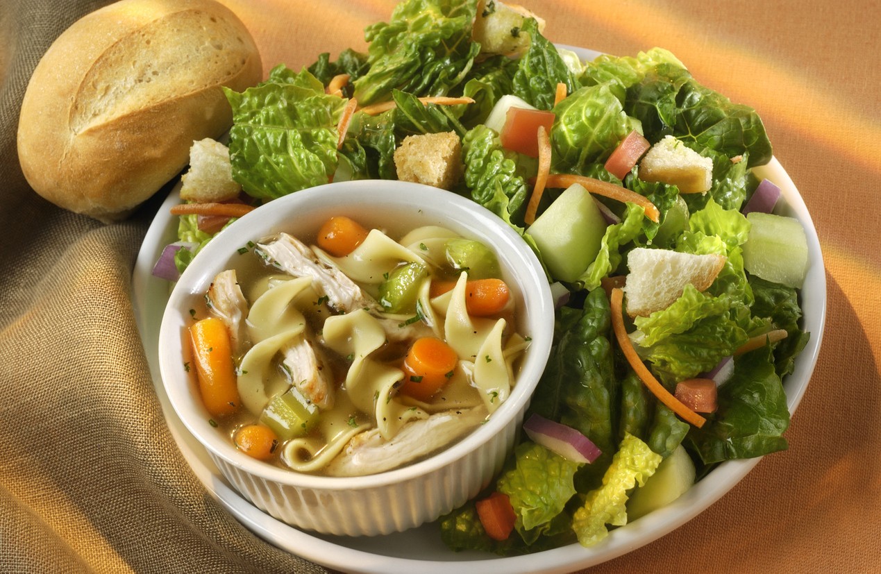 Salada e sopa podem ser pegadinha em dieta de controle de peso | Receitas