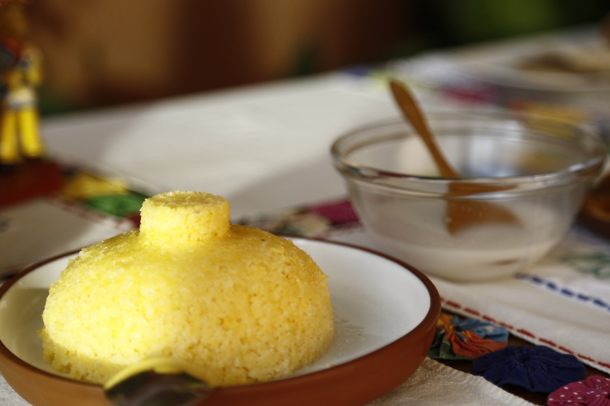 Cuscuz com Leite de Coco da Fabiana Karla | Estrelas | Receitas