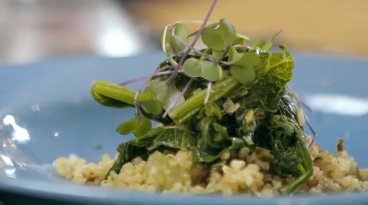 Mostarda refogada com molho tahine | Bela Cozinha | Receitas