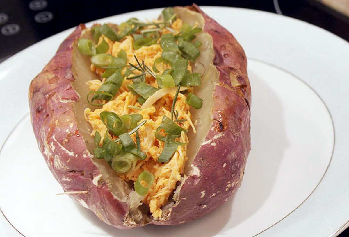 Batata-doce recheada com frango | Receitas