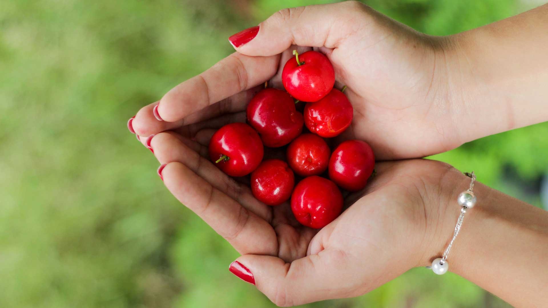 Além da vitamina C: conheça benefícios da acerola que você não ...