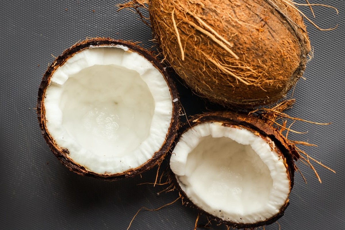 Coco: aprenda 14 receitas doces e salgadas com a fruta | Cardápios ...