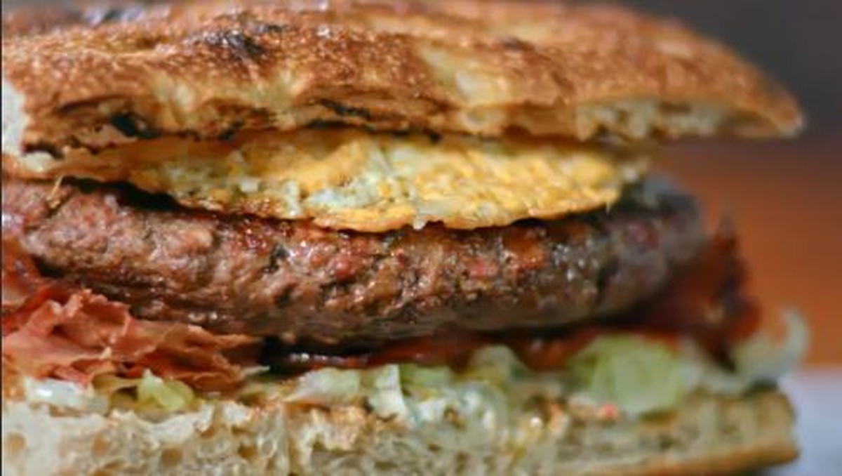 X-tudo completo | Perto do Fogo | Receitas