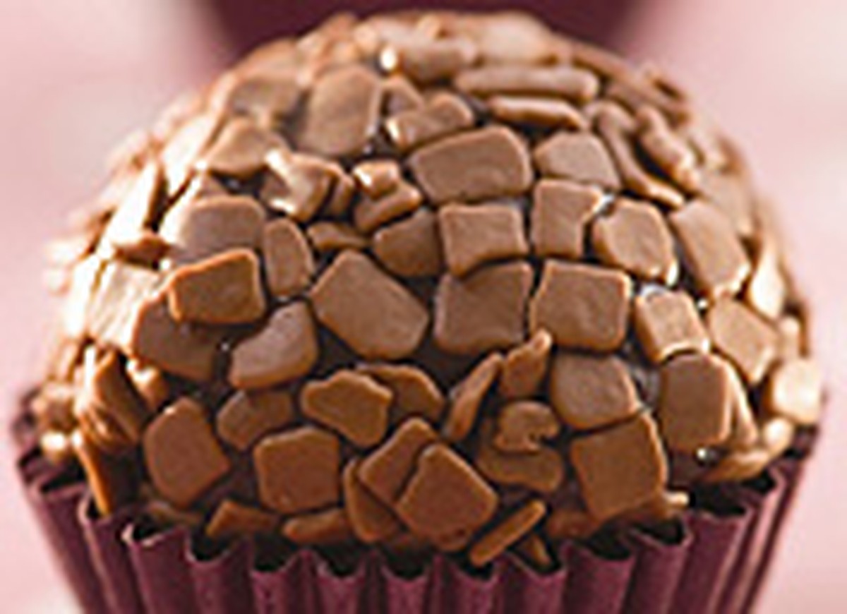 Aprenda a preparar o legítimo brigadeiro | Doces e sobremesas | Receitas