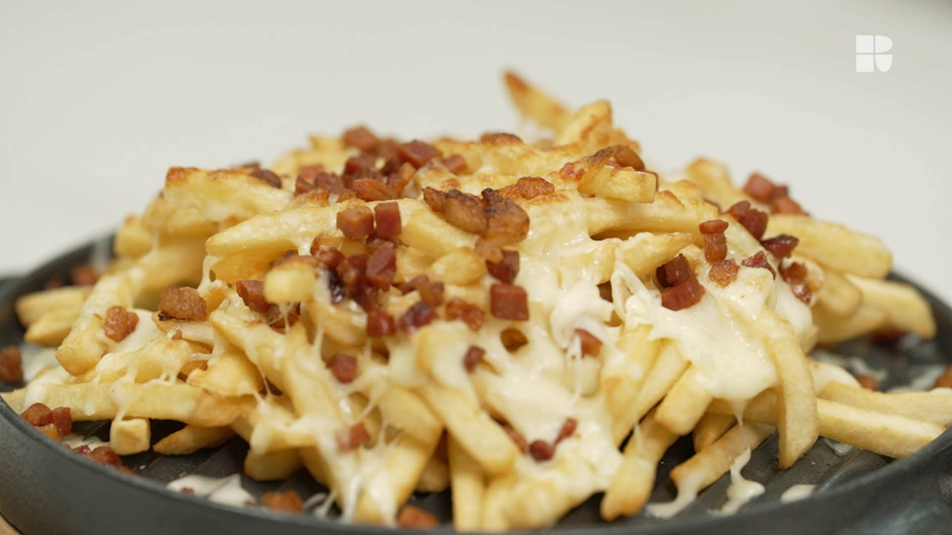 Batata frita com bacon e queijo | Receitas
