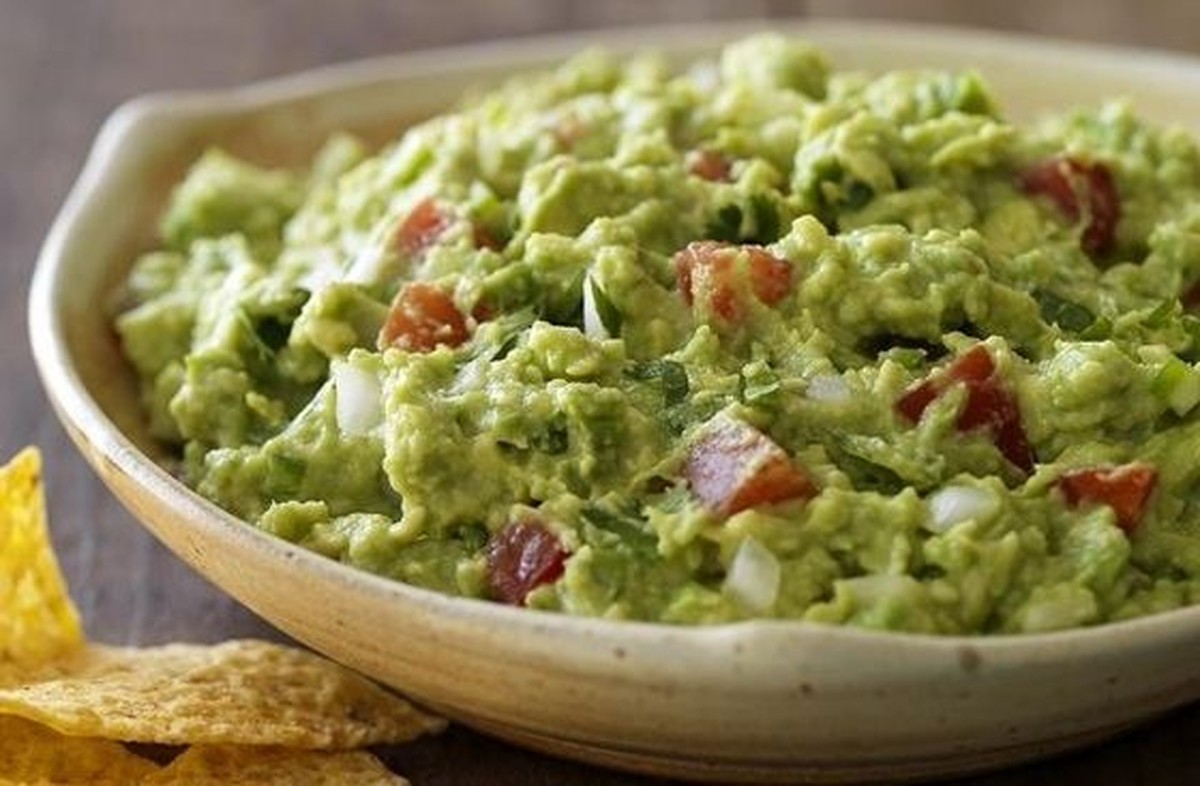 Aprenda a fazer guacamole, acompanhamento perfeito para comida mexicana ...