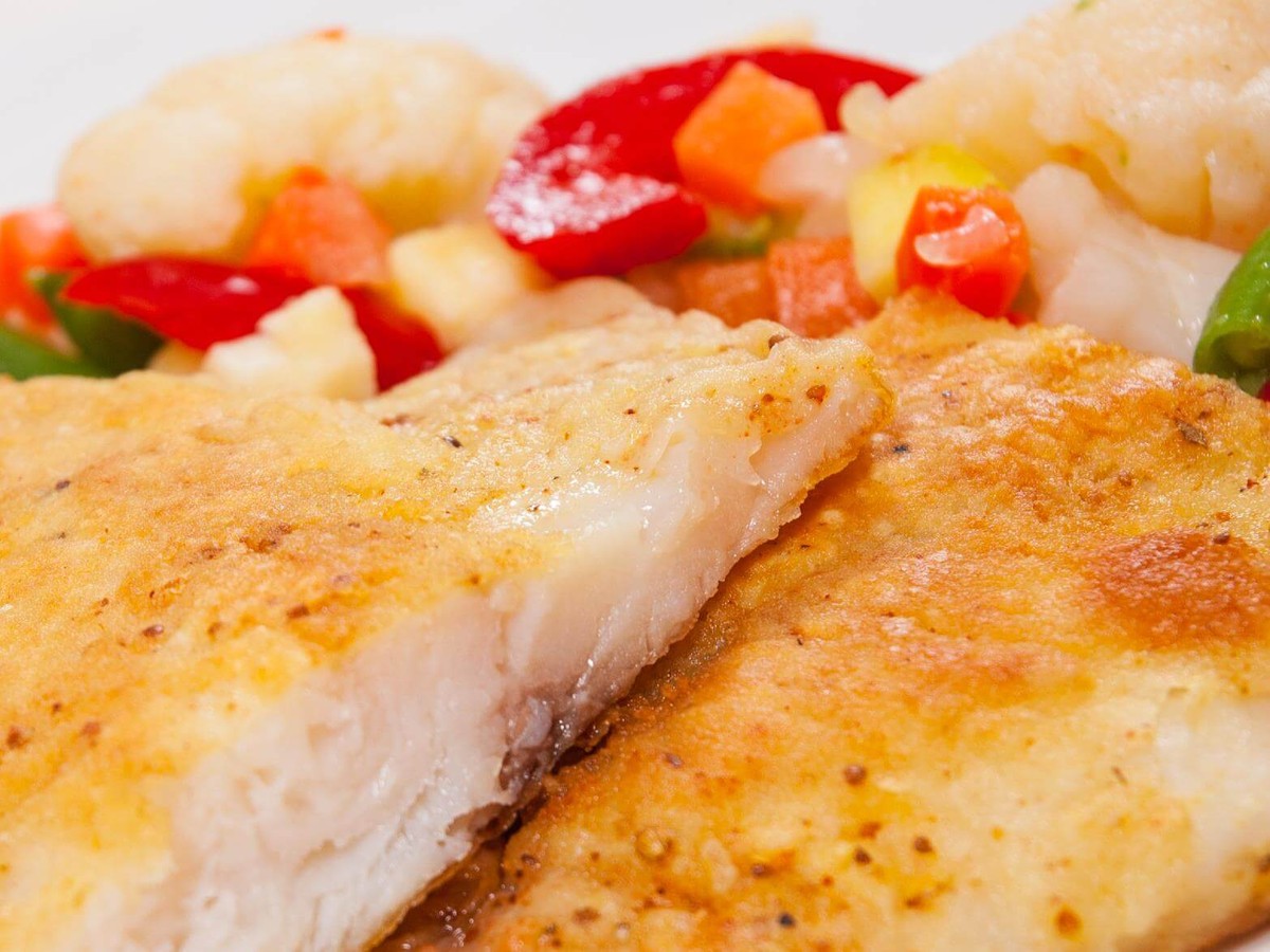 Pescada recheada com salada de batata | Salgados | Receitas