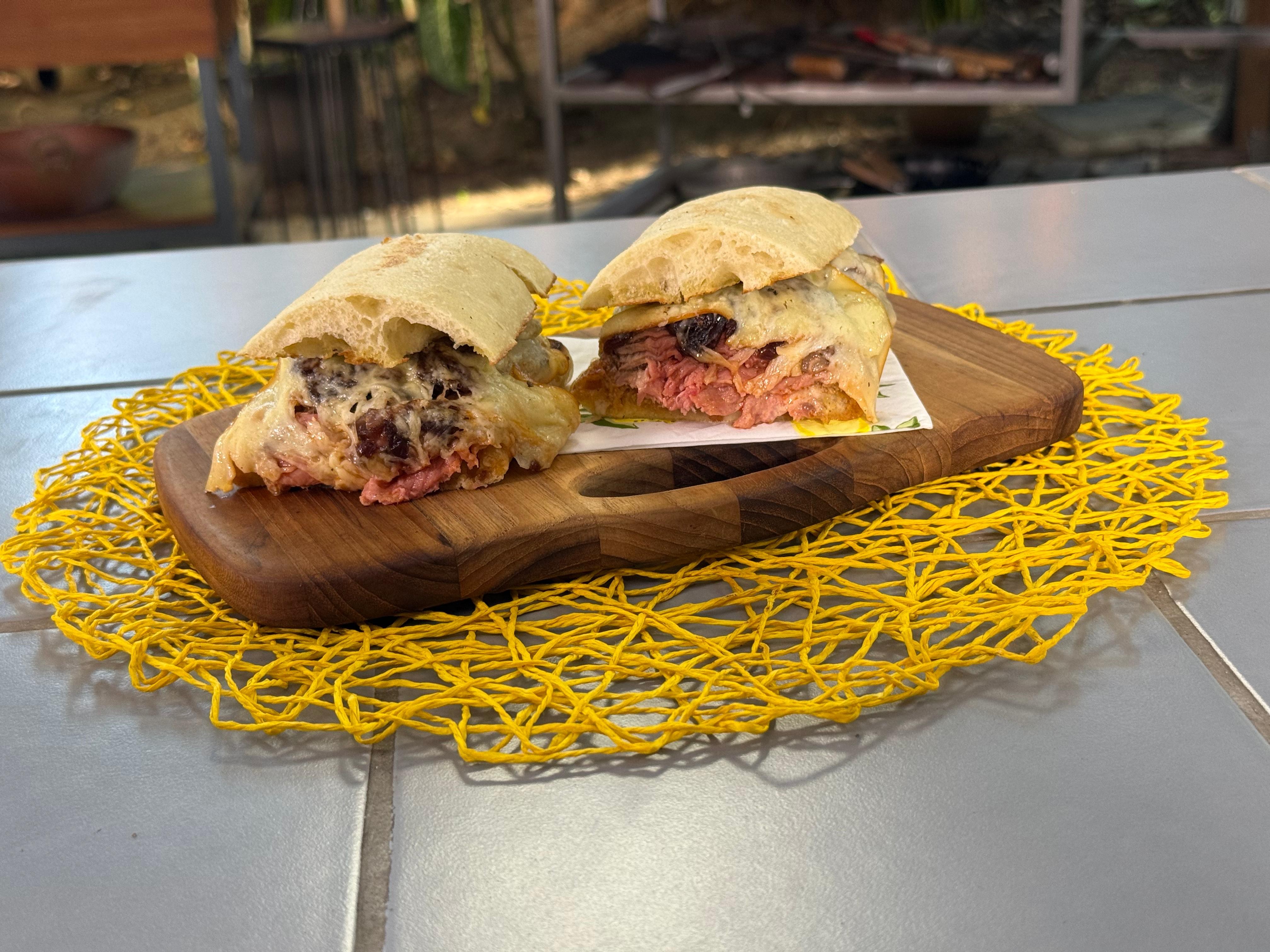 Sanduíche de ancho na churrasqueira da Talitha Morete | Receitas