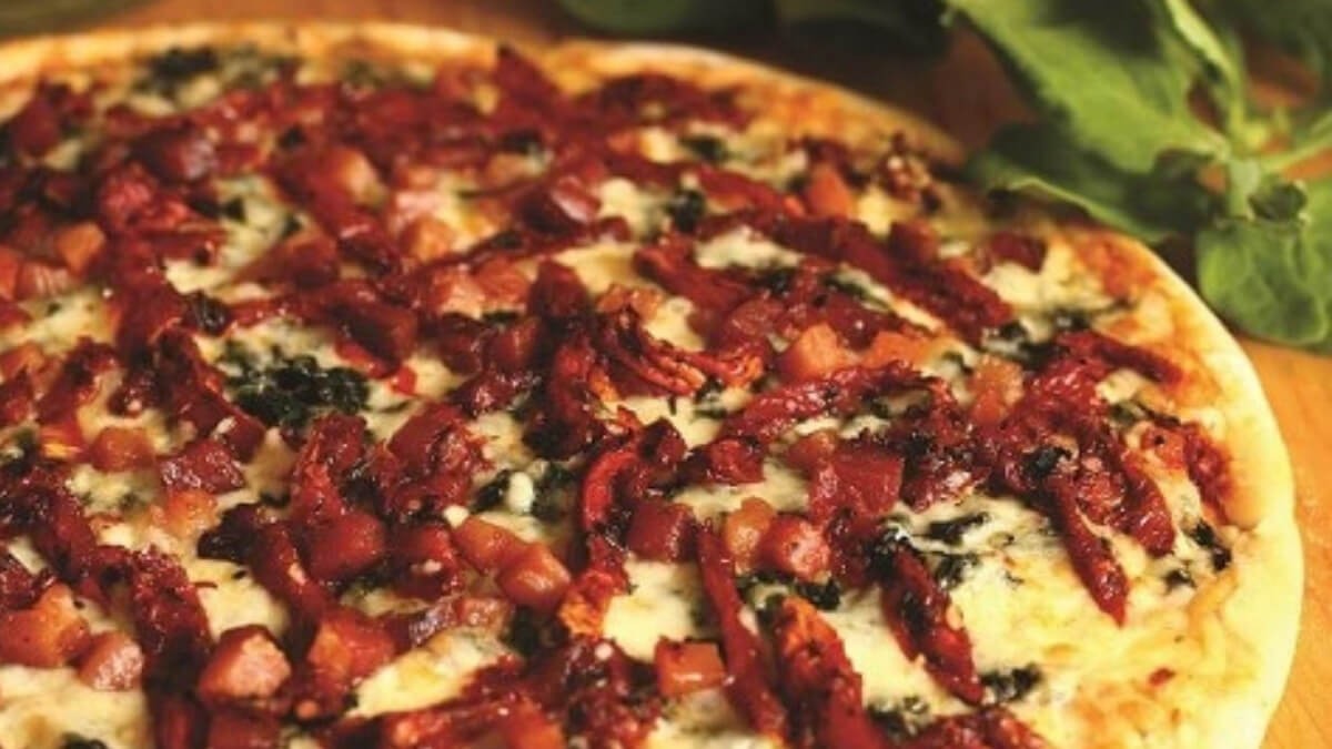 Pizza de espinafre com bacon | Receitas