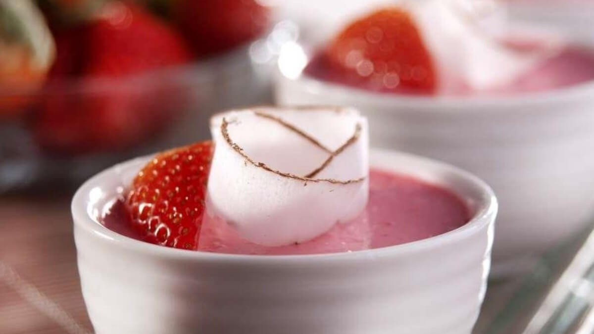 Creme de leite de coco e morango | Doces | Receitas