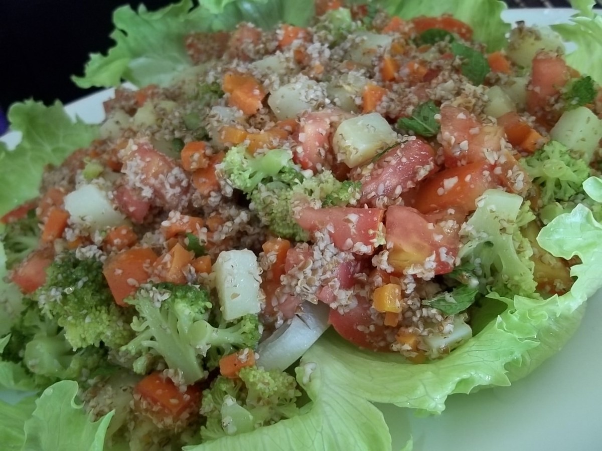 Salada de triguilho (trigo para quibe) e legumes | Saladas | Receitas