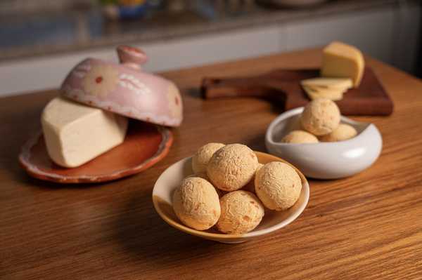 Pão de queijo mineiro da Laura Miranda | Receitas