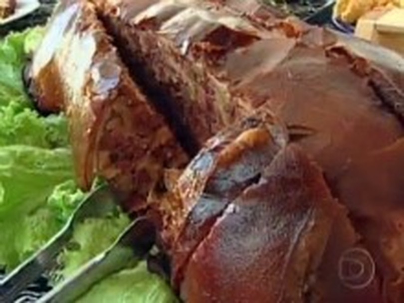 leitoa desossada , recheada e assada | Receitas