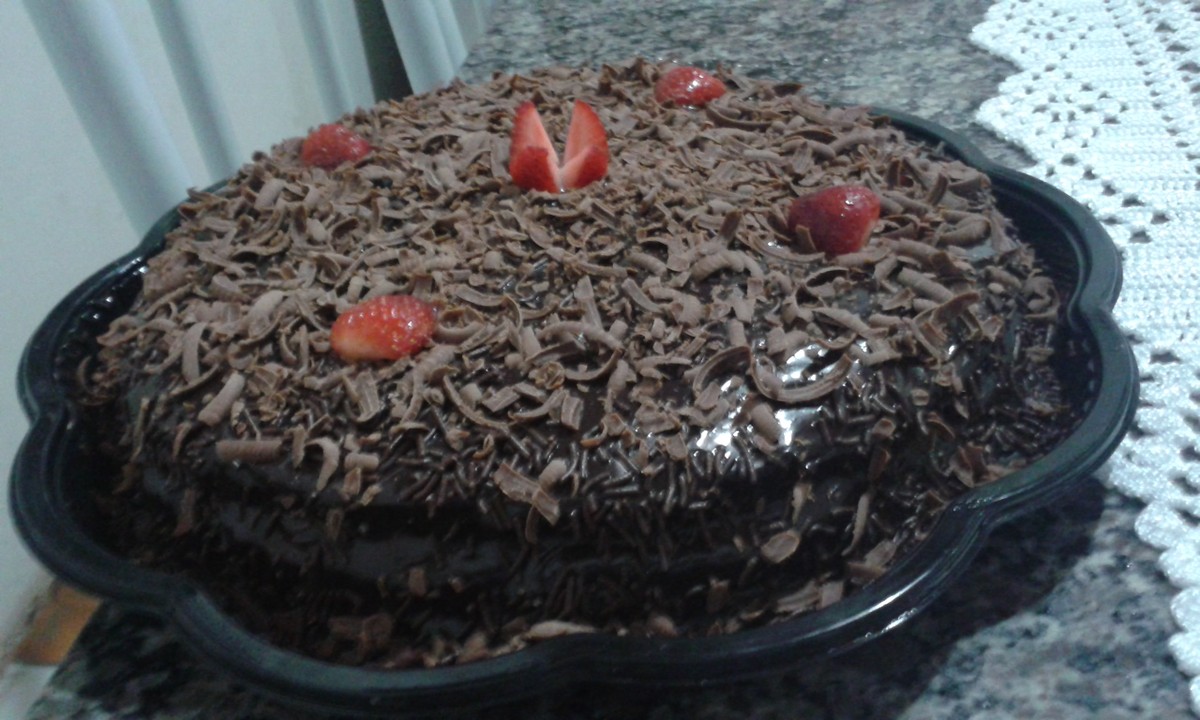 Bolo De Chocolate com morando | Bolos | Receitas